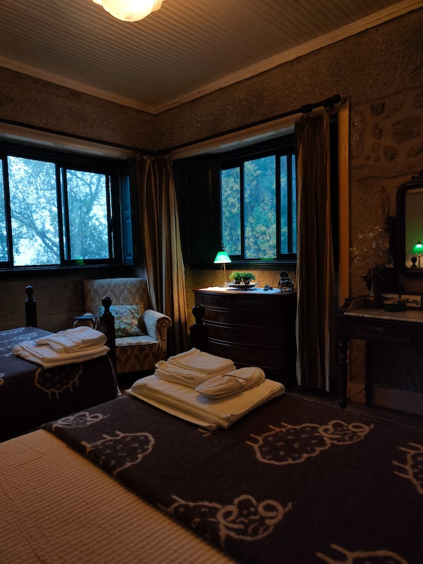 Lugar Da Pedra Alta - B&b And Ecotourism - Back To Nature - Gouveia