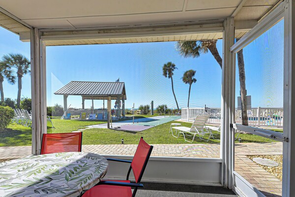 Directly On The Gulf - Unit 10 - 1 Bedroom - Ground Floor - Sleeps Up To 3 - Venice Beach, FL