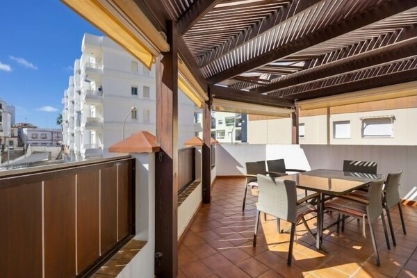 V Centenario Free Parking By Staycare - Rota