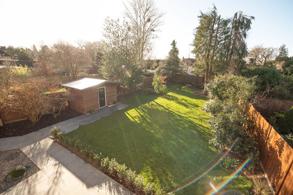Oak Lodge - Premium 2-bed, 2-bath With Garden View - 오킹엄