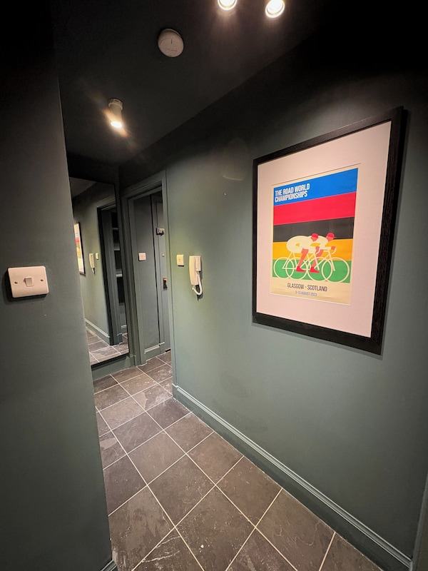 City Centre Luxury Retreat - The Burrell Collection