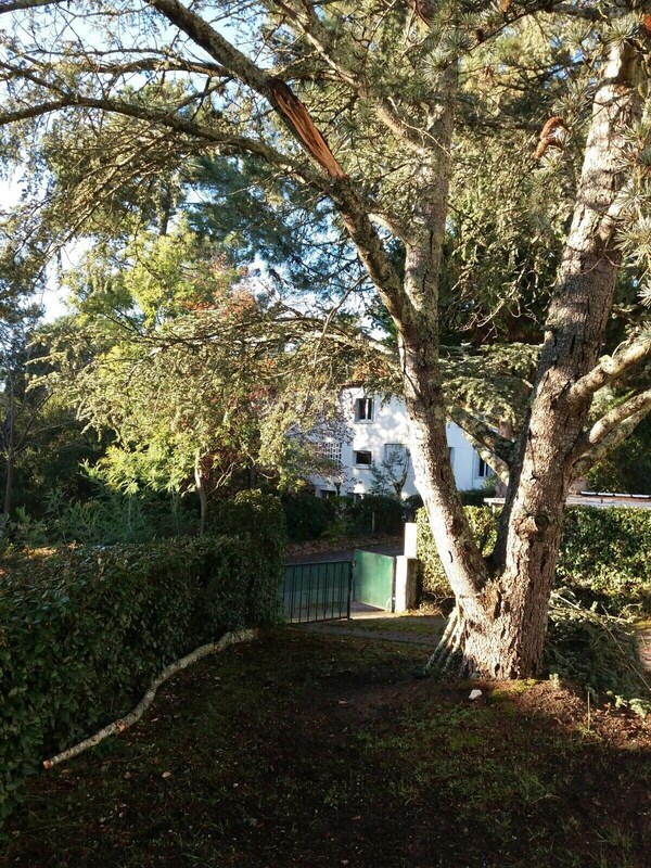 Cosy Holiday Home Sleeping 11, Private Garden Surrounded By Parkland. - Gironde