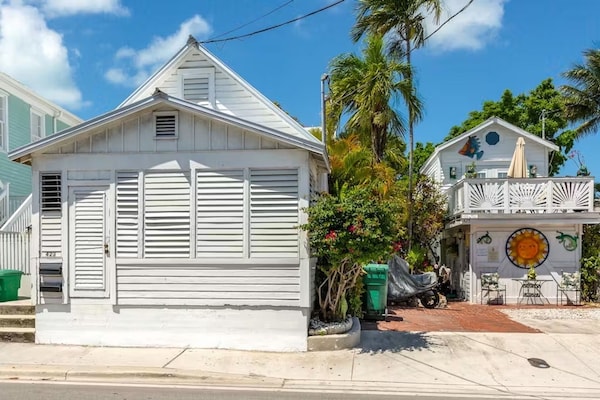 Abbey's Attic - Truman @ Duval | Cozy Getaway In The Heart Of Key West - Key West, FL