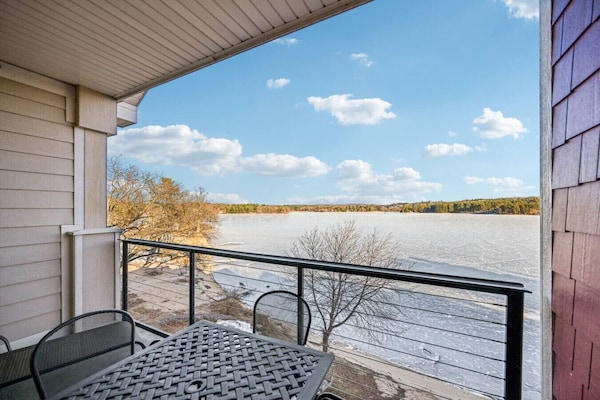 Beachview Twin #2 At Delton Grand (429) - Wisconsin