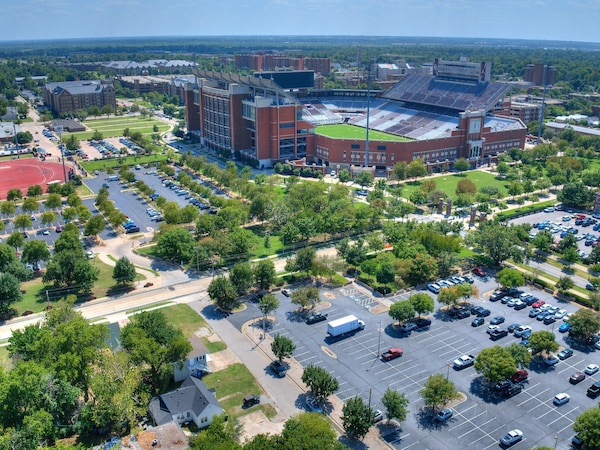 Lower Level Campus Property Right Next To The Stadium! - Norman, OK