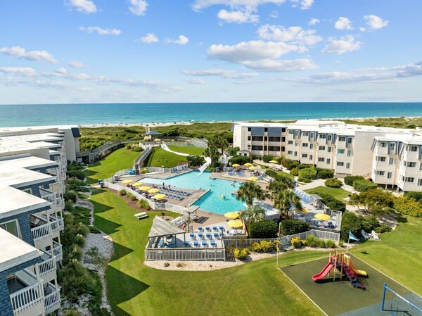 Wow Ocean Views! Newly Refurbished. Awesome Amenities! Beach Front Property. - Atlantic Beach, NC
