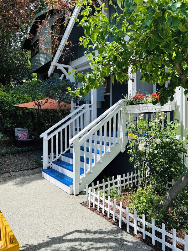 Private Retreat Near Seattle Port, Transit, Downtown & Stadiums! Free Parking - Seattle Chinatown International District