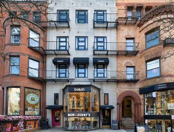 Stylish Back Bay Retreat, Steps From Prudential - Somerville