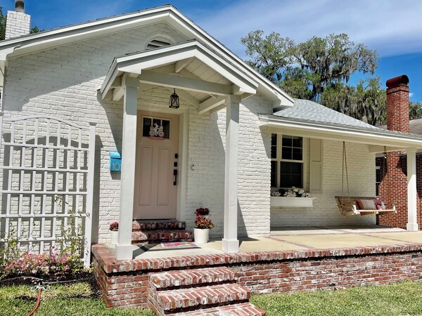 Fresh, Fully Designed Architecturally Drafted Home - Orange Park, FL