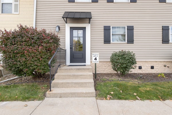 Everything New 5 Bedroom >> 1.5 Miles From Nd Perfect For Groups & Game Days! - Splash Pad, South Bend