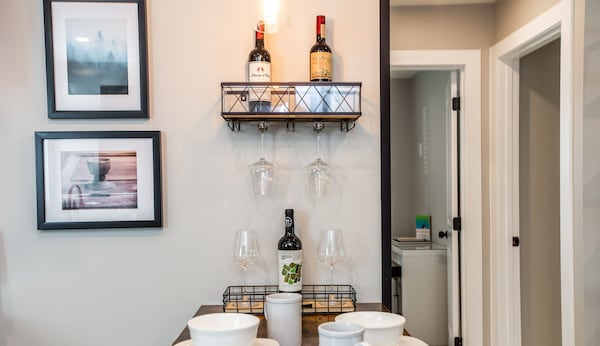 Park Life Escape-king Beds-sleeps 10-pet Friendly! - Edmonton