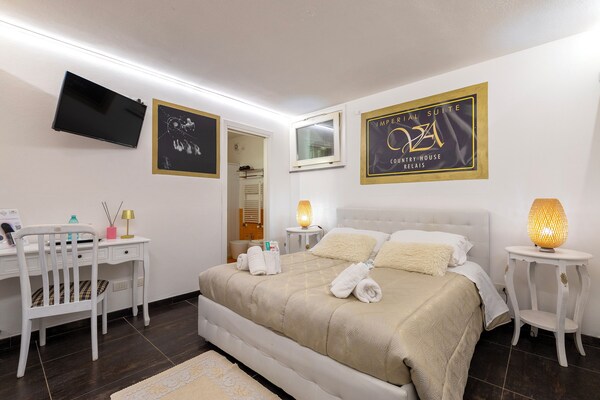 Room 'Imperial Con Piscina Privata' With Shared Pool, Shared Terrace And Air Conditioning - Sassari