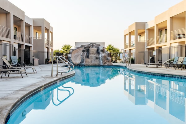 Lofts 20|pickleball Courts, Resort Pool With Waterslide & Jacuzzi, Smart Tv's - Utah