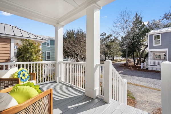 Charming Coastal Cottage In Downtown Ocean Springs  Golf Cart Available! - Biloxi, MS