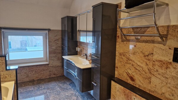 Große Ferienwohnung Mit Komfort Vor Den Toren Leipzigs - Delitzsch