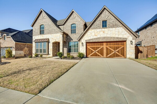 6 Mi To Lake Lewisville: Chic Retreat In Frisco! - Frisco, TX