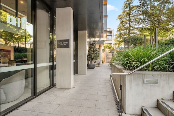 Central 1-bed Apartment With Pool And Gym Access - Canberra