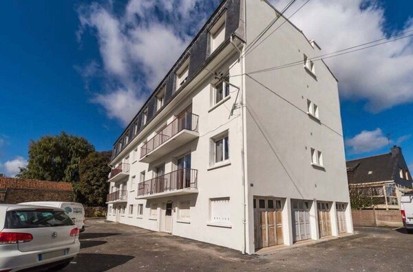 Le Rostand - Charmant Appartement Lumineux - Yffiniac