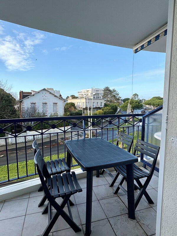Appartement Dans Résidence Avec Piscine, Proche Page  Et Casino De Pontaillac - Royan