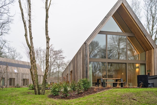 Luxe Lodge Voor 4 Personen Met Jacuzzi, Omringd Door Natuur En Uitgerust Met Hoogwaardige Voorzieningen. - Hasselt
