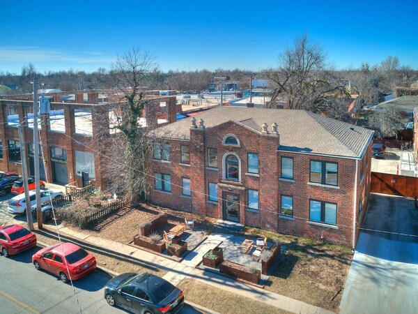 Plaza Southwest - Trendy 2bed Apt - Midwest City, OK