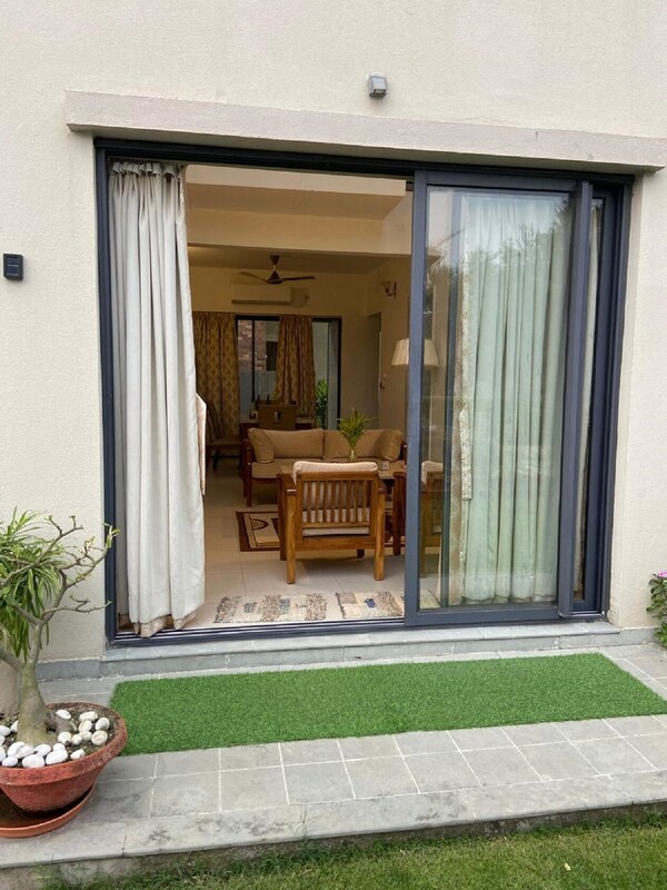 Tranquil Villa With Ac In Kriparampur / Diamond Harbor Road  - 3 Bedrooms - Kolkata