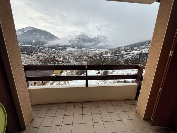 Belle Vue. Appartement De Standing Sur Les Hauteurs De Briançon. - Briançon