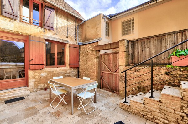 Stone House With Swimming Pool And Terrace For 6 - Montignac