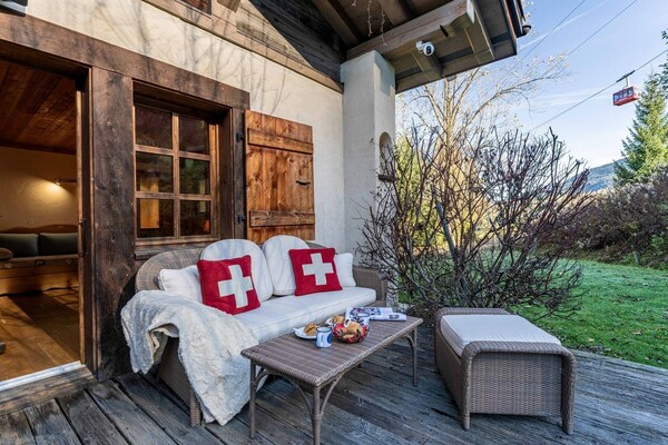 Chalet Les Oyats - Ski In Ski Out - Megève