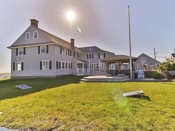 Waterfront Cape Cod Escape - 9 Bedrooms + Guest House - Cape Cod, MA