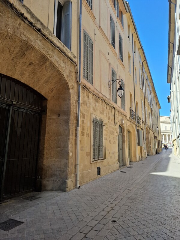 Le Yona Mirabeau - Atypical 3 Bedroom Apartment, City Center - Bouc-Bel-Air
