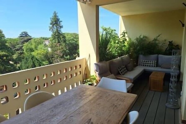 Le Rambot Appart De Charme Terrasse Parking Centre Ville - Gardanne
