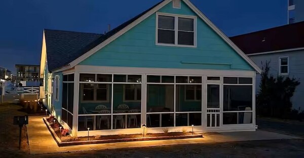 Spacious 5 Bedroom Beach Cottage, Centrally Located, With Plenty Of Parking! - Ocean City