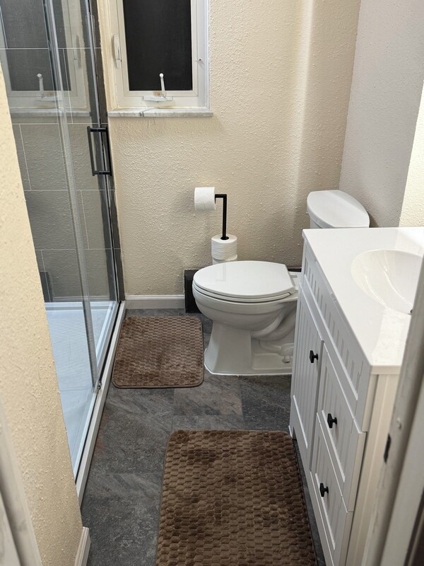 Luxury 2br With Spa Bath, Huge Kitchen & Living Roomprime Toledo Location! - Toledo, OH