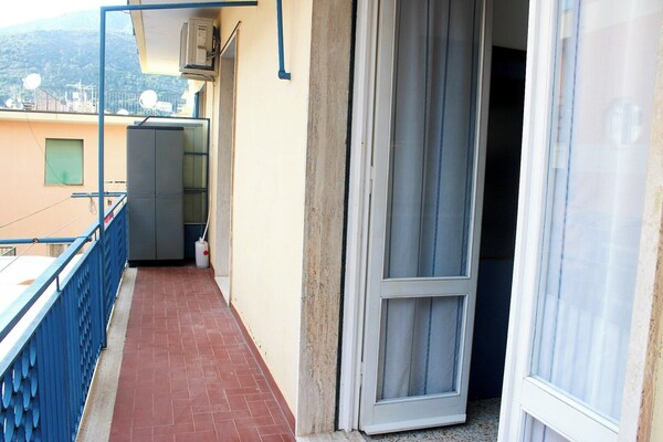 Like At Home In The Center, A Stone's Throw From The Sea And The Station - Levanto