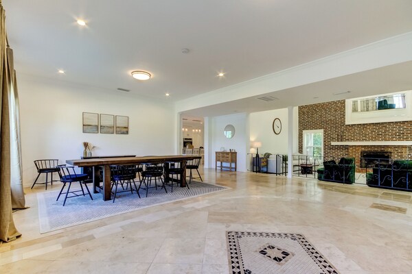 Beautiful Large 5 Bedroom Home! Free Golf Cart! Close To Downtown! Video Games! - Palm Harbor