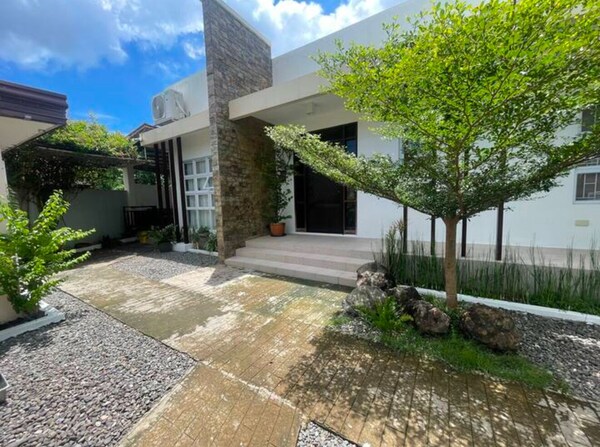 5br House With Centralized Ac, Backyard & Office - 
