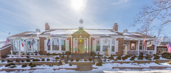 New Property!! Private Home,centrally Located In St. Louis - Clayton, MO