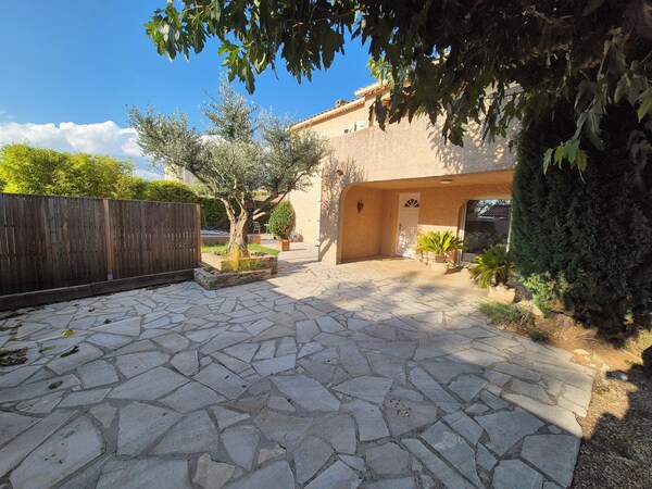New- Cosy Family Home - Calvisson