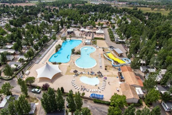 Camping 4 éToiles - Piscine  - Ccafehf - Vias