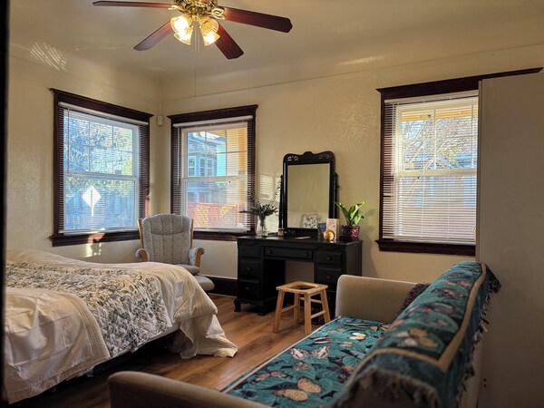 Serene Postpartum Retreat: Nurturing Space For New Mothers Hosted By Qccs - Alameda, CA