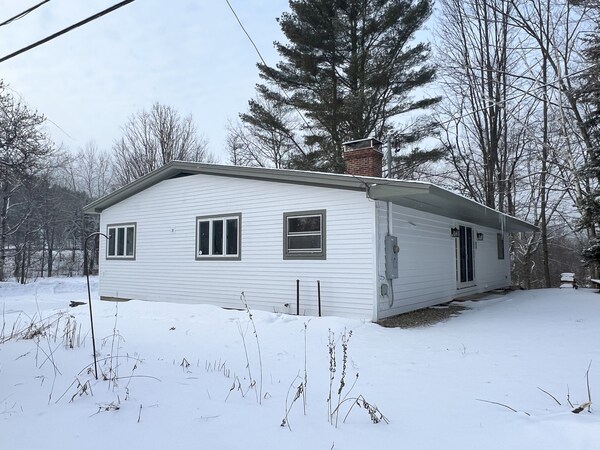 Enjoyable A Cabin On The Black River With Wifi In Ludlow For A Cozy Stay - Ludlow