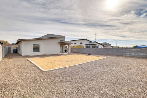 Newly Updated Peoria Home: Large Fenced Yard! - Peoria, AZ