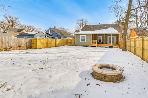 Chic Sobro Charmer W/ Covered Porch! - Crows Nest