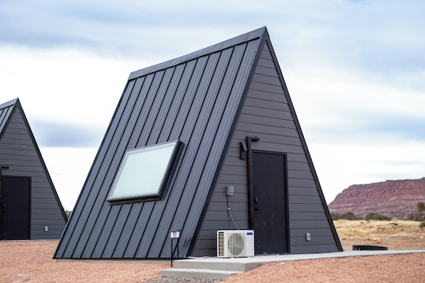 #59 Star-gazing A-frame Cabin, King Bed, Pet Friendly, Bathroom Not Attached - Torrey, UT
