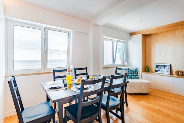 Oeiras Spacious And Coastal Flat - Rio de Mouro