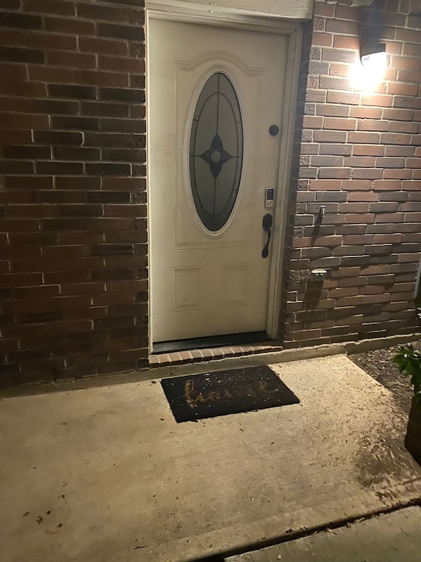 Modern Family Home-self Check In - Sugar Land, TX