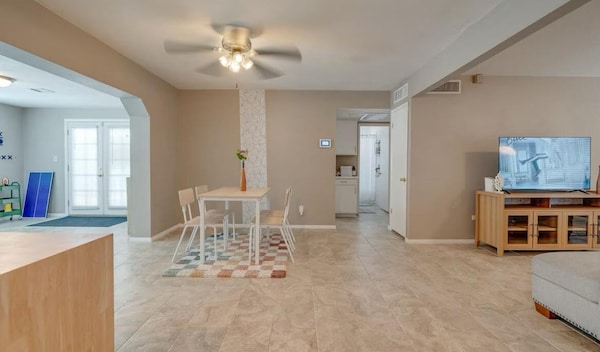 Grandslam Getaway @ Sloan W/ 9ft Pool, Park Close , Entire Home - Mesa, AZ