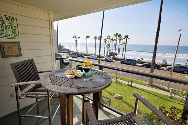 Coastal Luxury With Panoramic Ocean View - Oceanside