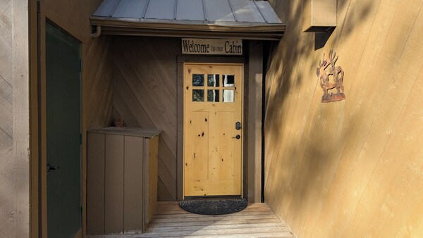 Updated 2/2 + Loft Cabin With Rec Passes, Hot Tub - Pol10 - Oregon